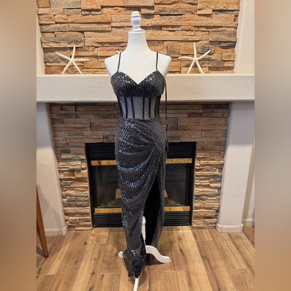 Mac Duggal | Dresses | Mac Duggal Black Sequin Sample Gown Xs | Poshmark
